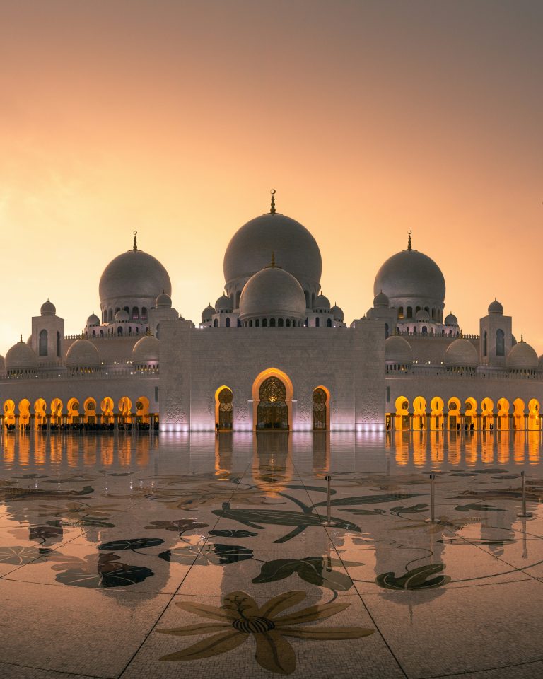 Jak się mówi: Abu Zabi czy Abu Dhabi? I Poradnik | Podróże z Hubertem